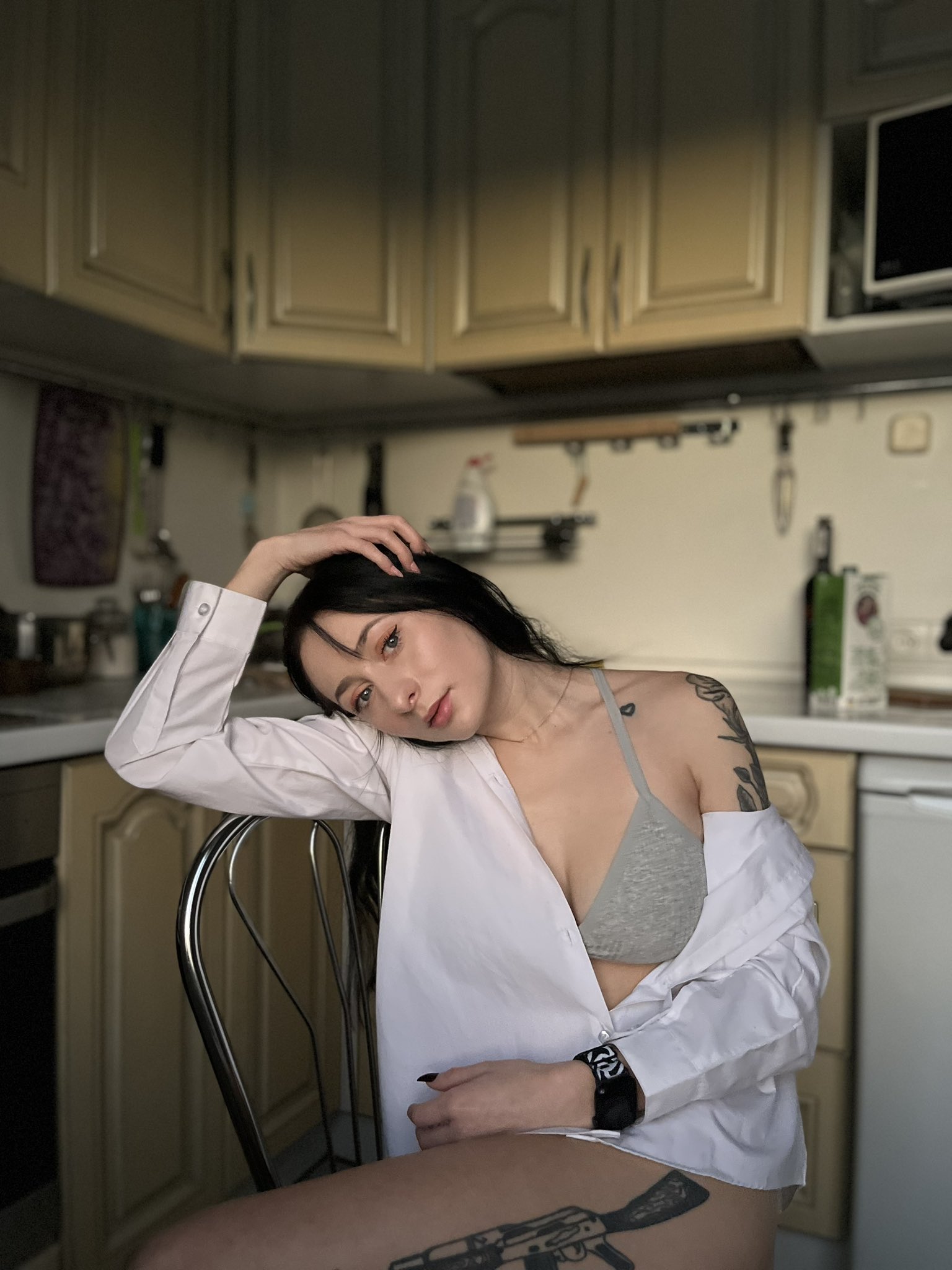 Pashtet 🇺🇦 on Twitter: "Знову вчусь фотографувати себе не в дзеркалі https://t.co/QTRtS8vlB3 ...