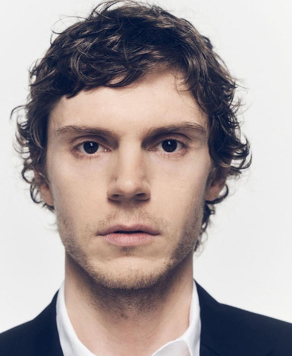 #PHOTOS Evan Peters pour Backstage magazine #photos Infos Séries ...