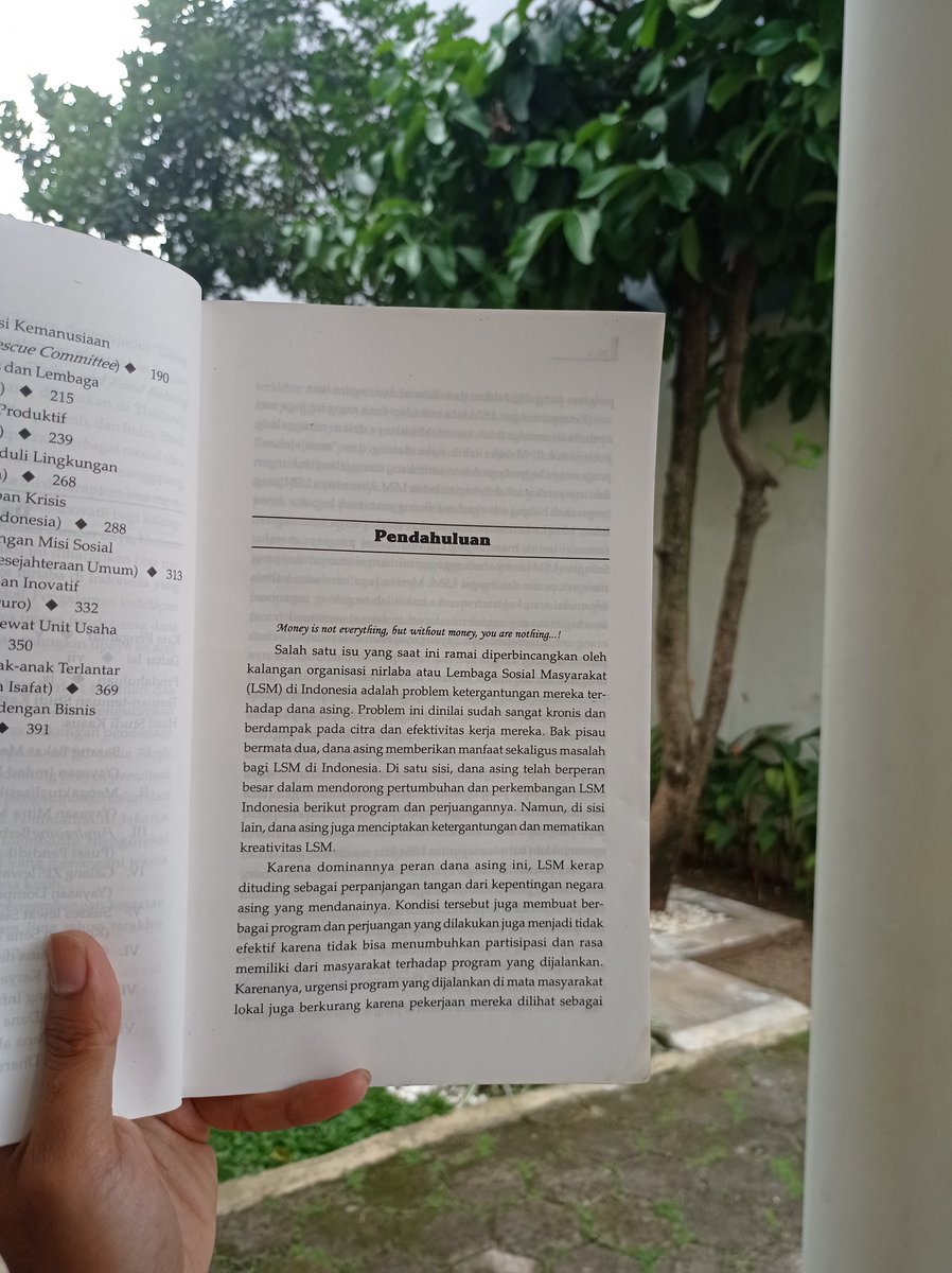 IG: WarungSejarahRI on Twitter: "Pola Dan Strategi Penggalangan Dana Sosial Di Indonesia. Tahun ...