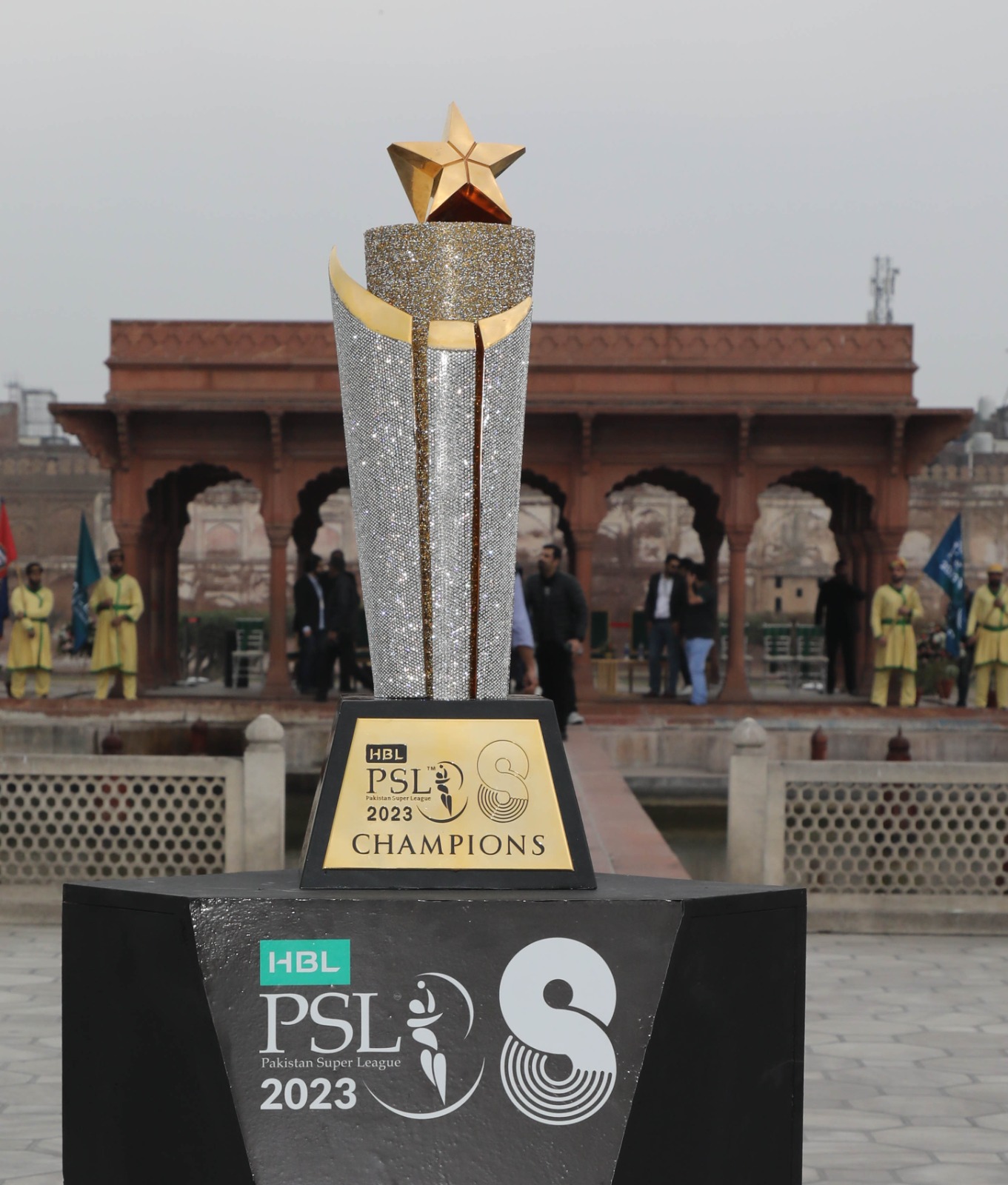 PSL 8 trophy unveiled in Lahore - Cricket - Dunya News PSL 8 trophy unveiled in Lahore - Cricket - Dunya News