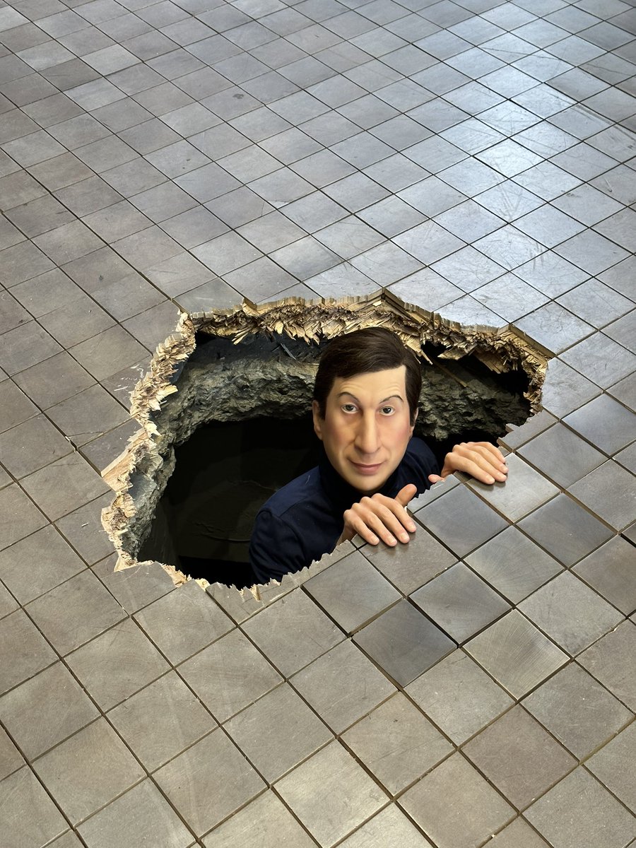 hello dongwon on Twitter: "너무 재밌다.. 공짜라니.. 📍리움미술관의 마우리치오 카텔란 전시"