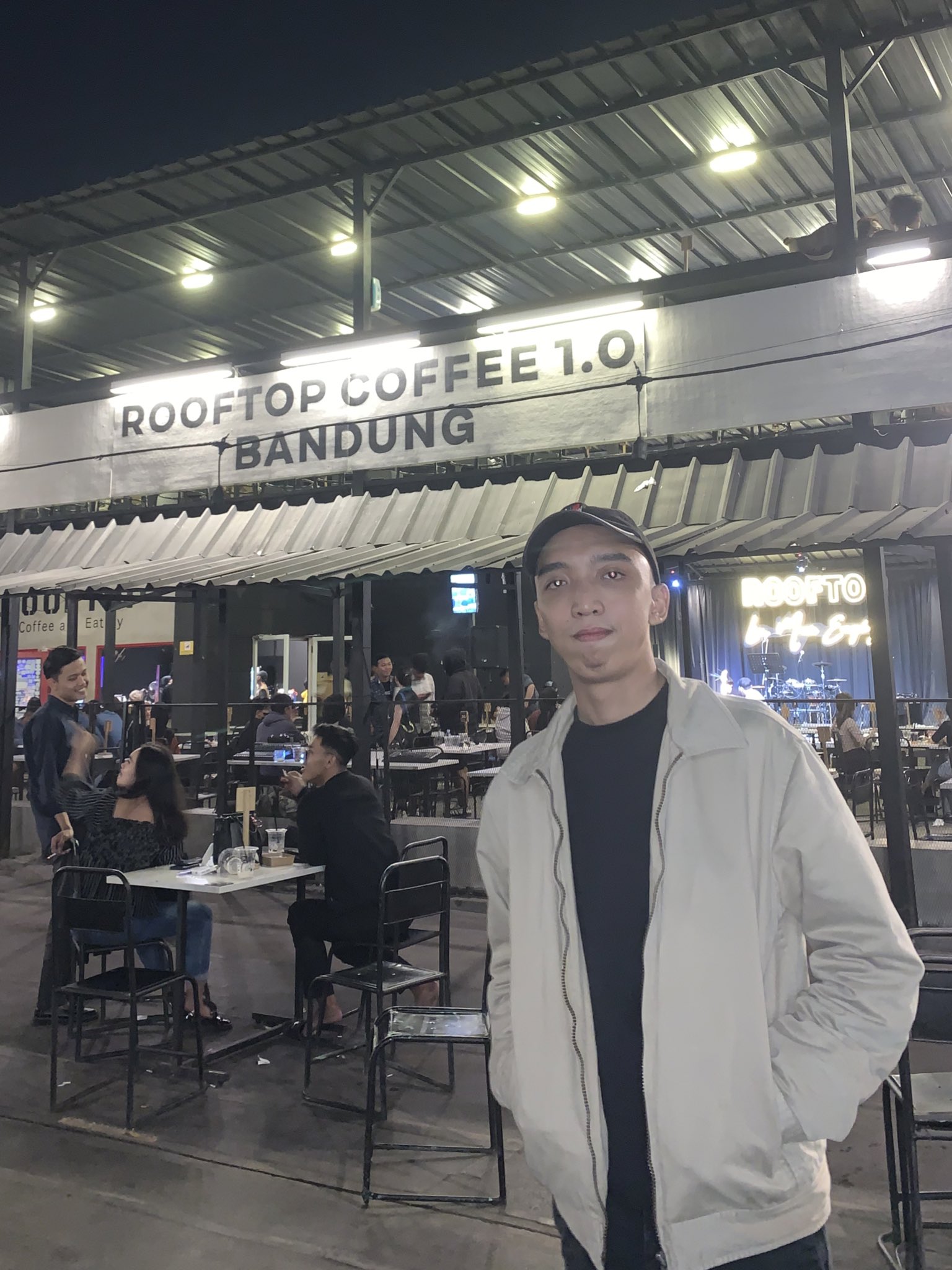 fiqry on Twitter: "bandung, 8 februari 2023 https://t.co/hbHyu6F6ll" / Twitter