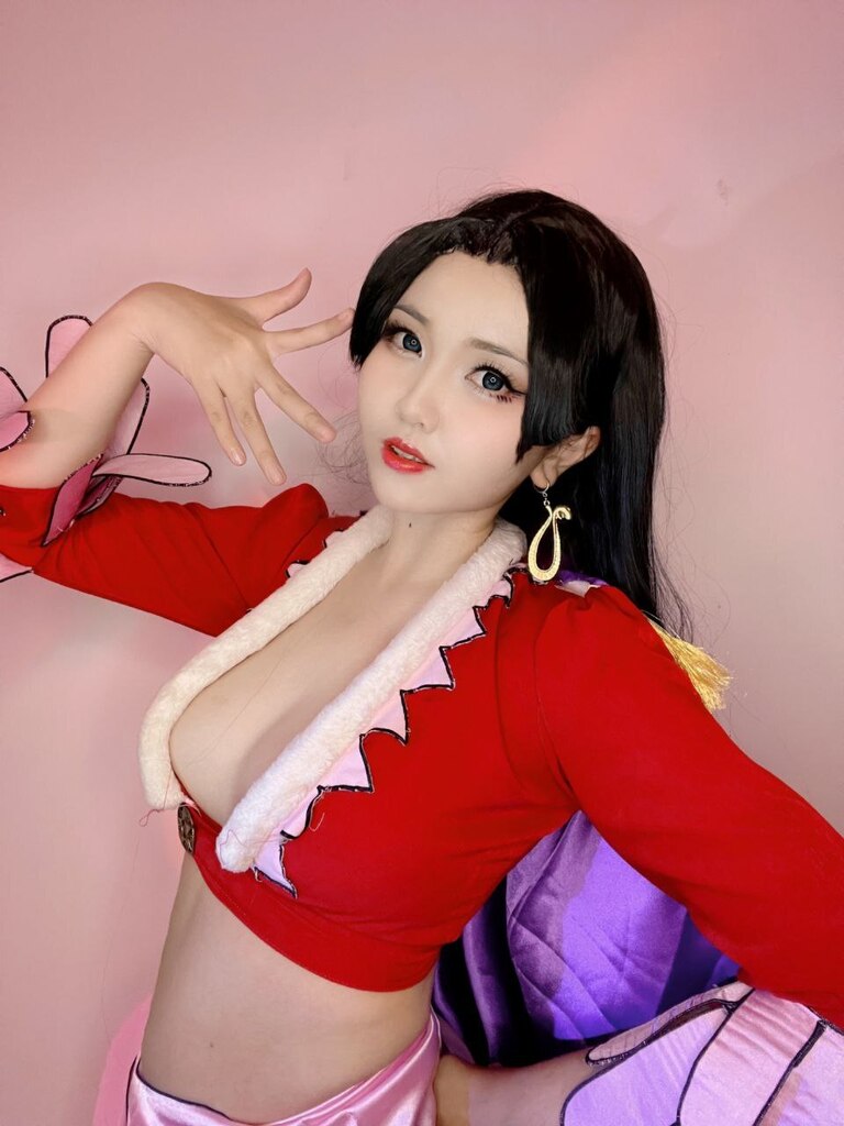 Bandar_Cosplay on Twitter: "[ COSPLAY ] Azulacan - Boa Hancock Link Download [ 87MB ] https://t ...