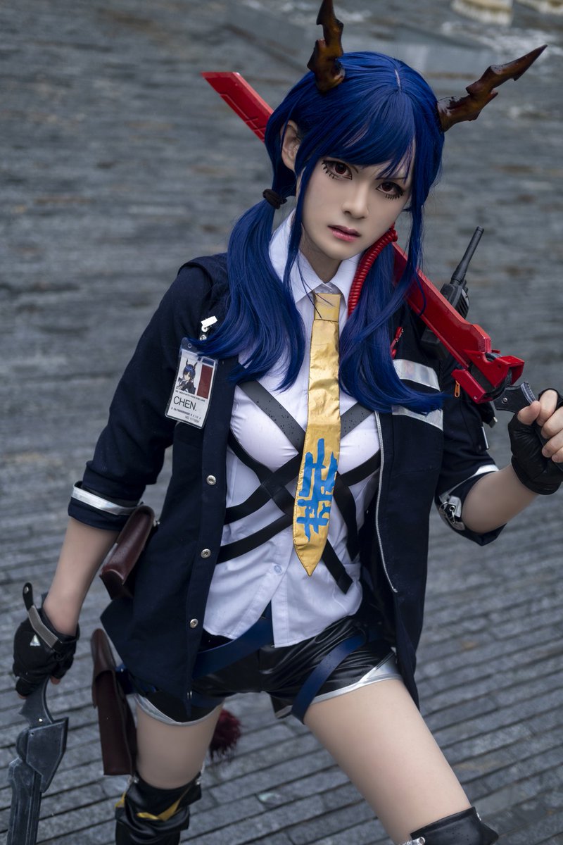 👑LURI🫶🏻HIME👑 on Twitter: "RT @cien_cos: #見た人も無言で剣を構えた何かをあげる"