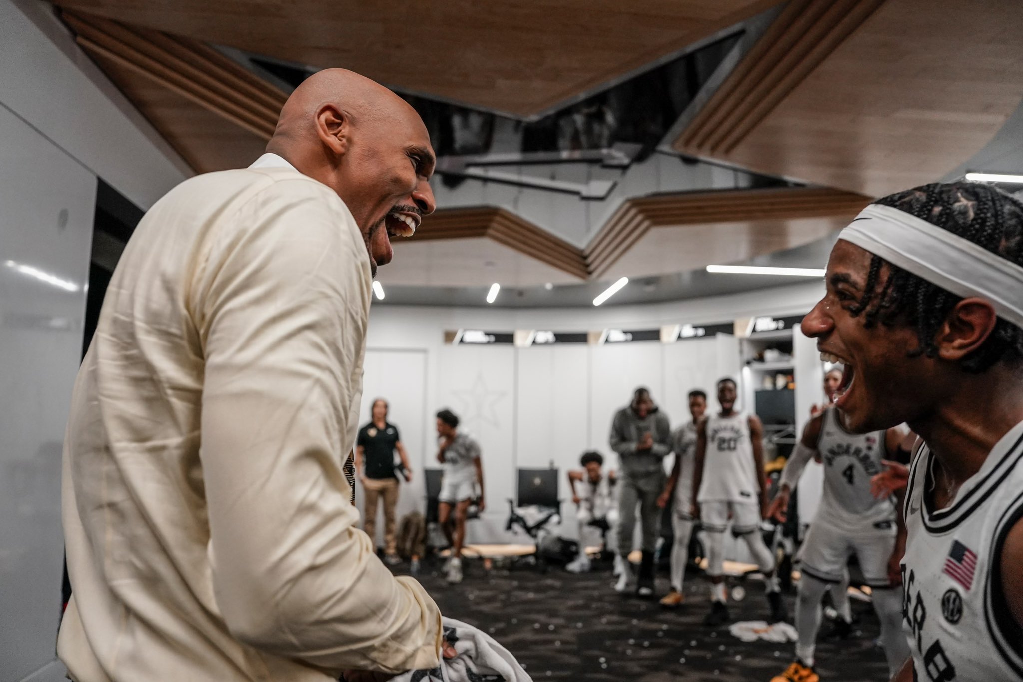 Jerry Stackhouse on Twitter: "Man, what a night! Gotta shoutout our fans, @VanderbiltU students ...