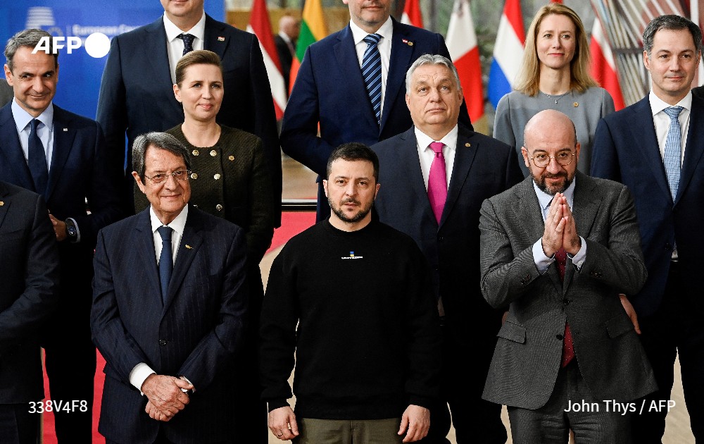 AFP News Agency on Twitter: "#UPDATE Ukrainian President Volodymyr Zelensky on Thursday called ...