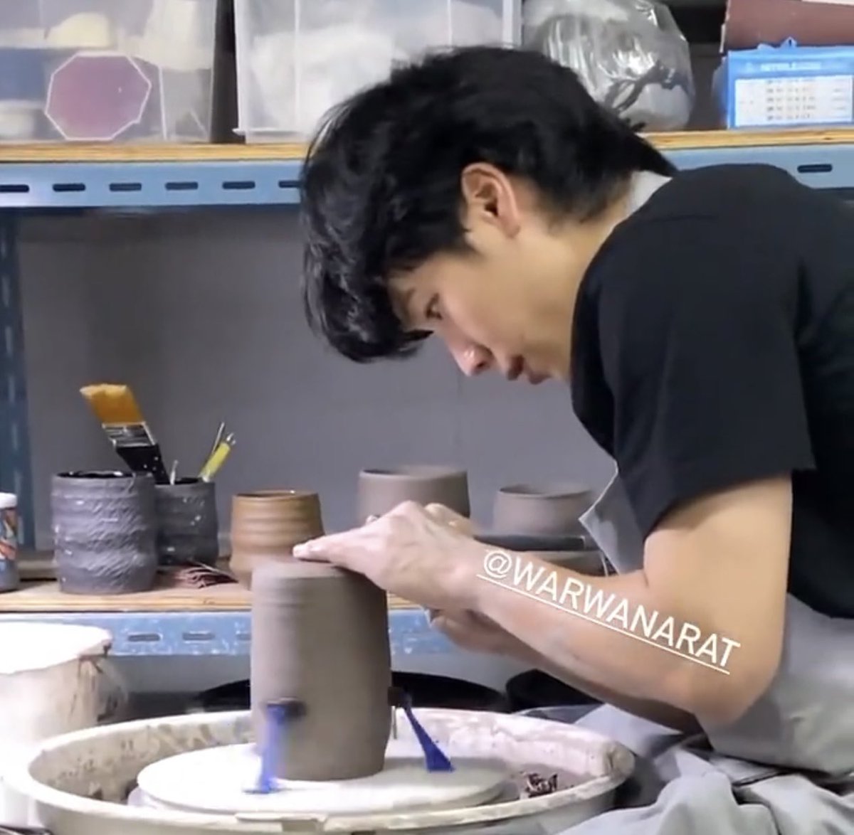 warword on Twitter: "RT @pikkie_b: สายตามุ่งมั่นตั้งใจสุดๆ เวลาพี่วอร์ทำอะไรที่ชอบ🫶🏻 @warwanarat ...