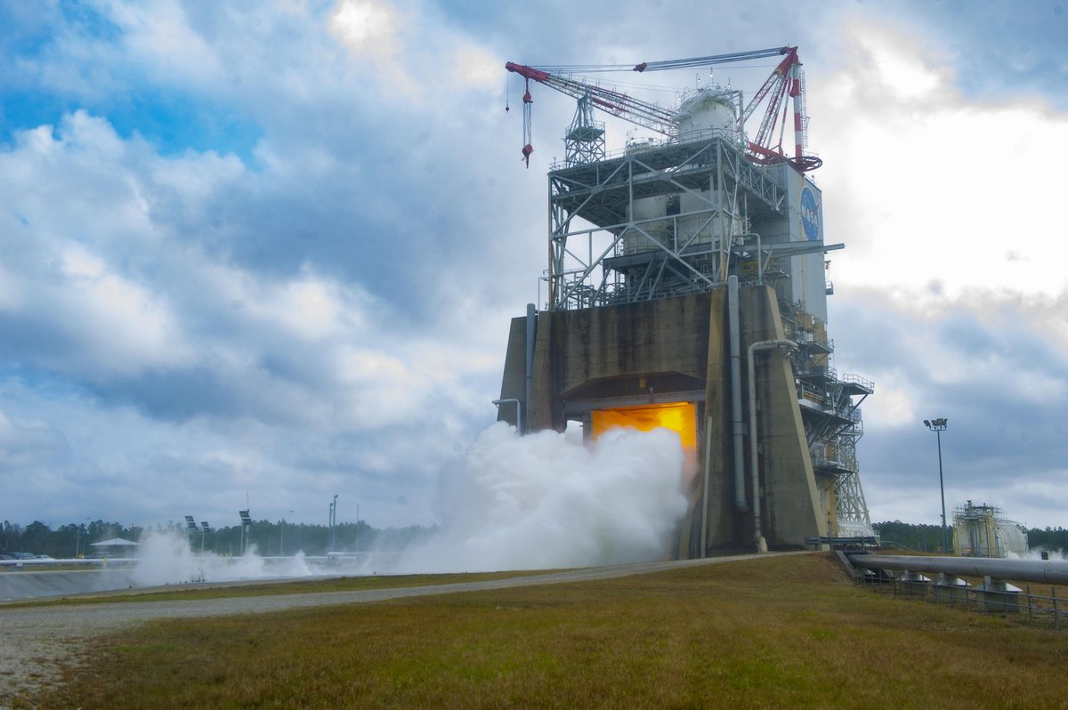 Fired up! 🔥 @NASA and Aerojet Rocketdyne's newly redesigned RS-25 ...