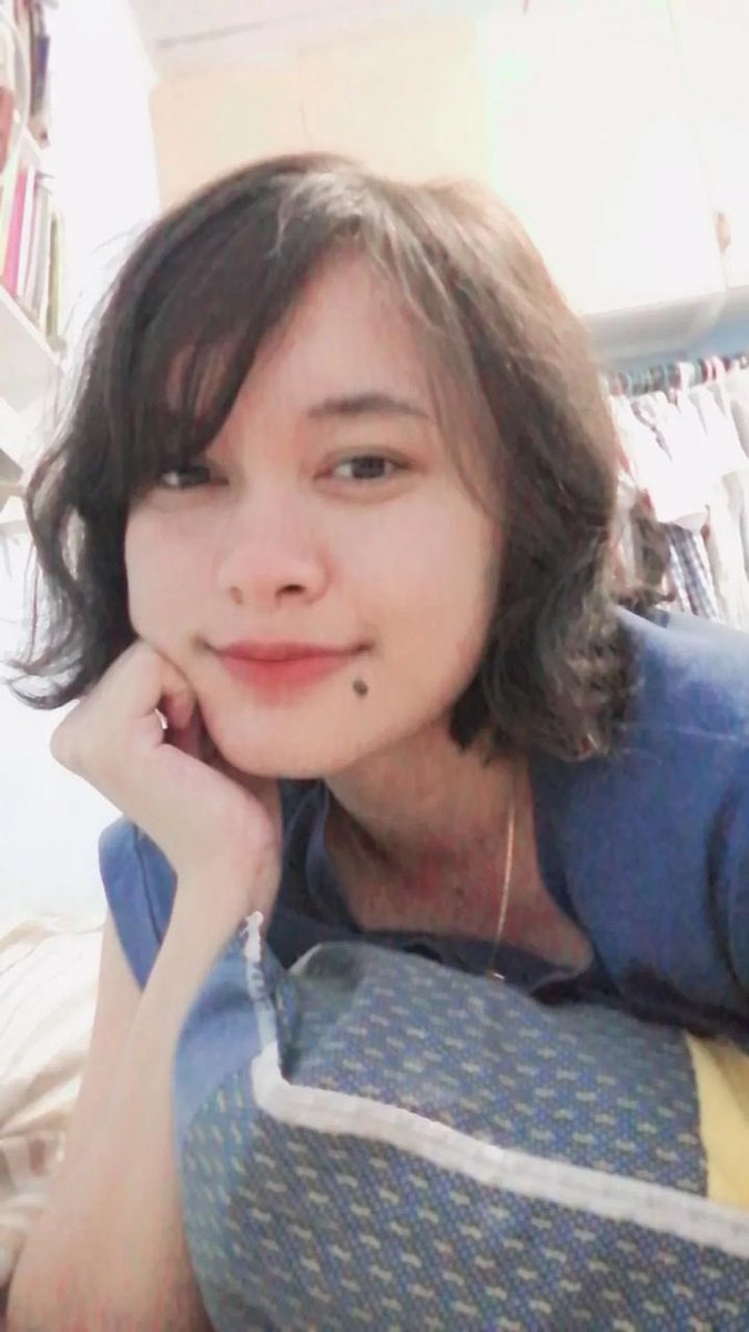 Kimmi ☠️ 🚩 on Twitter: "Hi I’m Kimmi. I’m the problem it’s me 🤡🤡🤡"