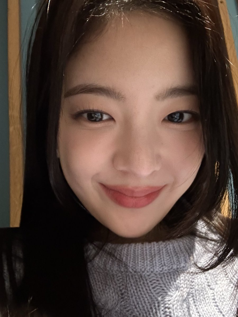 lia pics🫧 on Twitter: "🍯 bbl update"