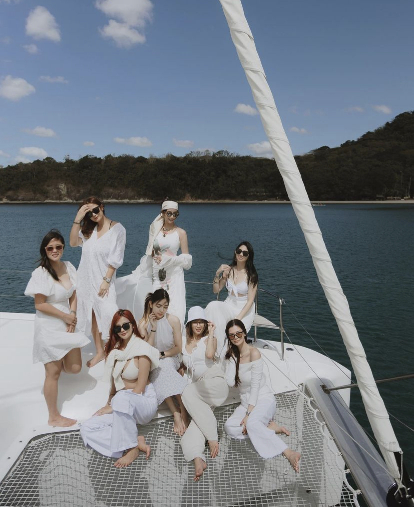 PRETTY 😍 LOOK: Cosplayer and content creator Alodia Gosiengfiao holds ...