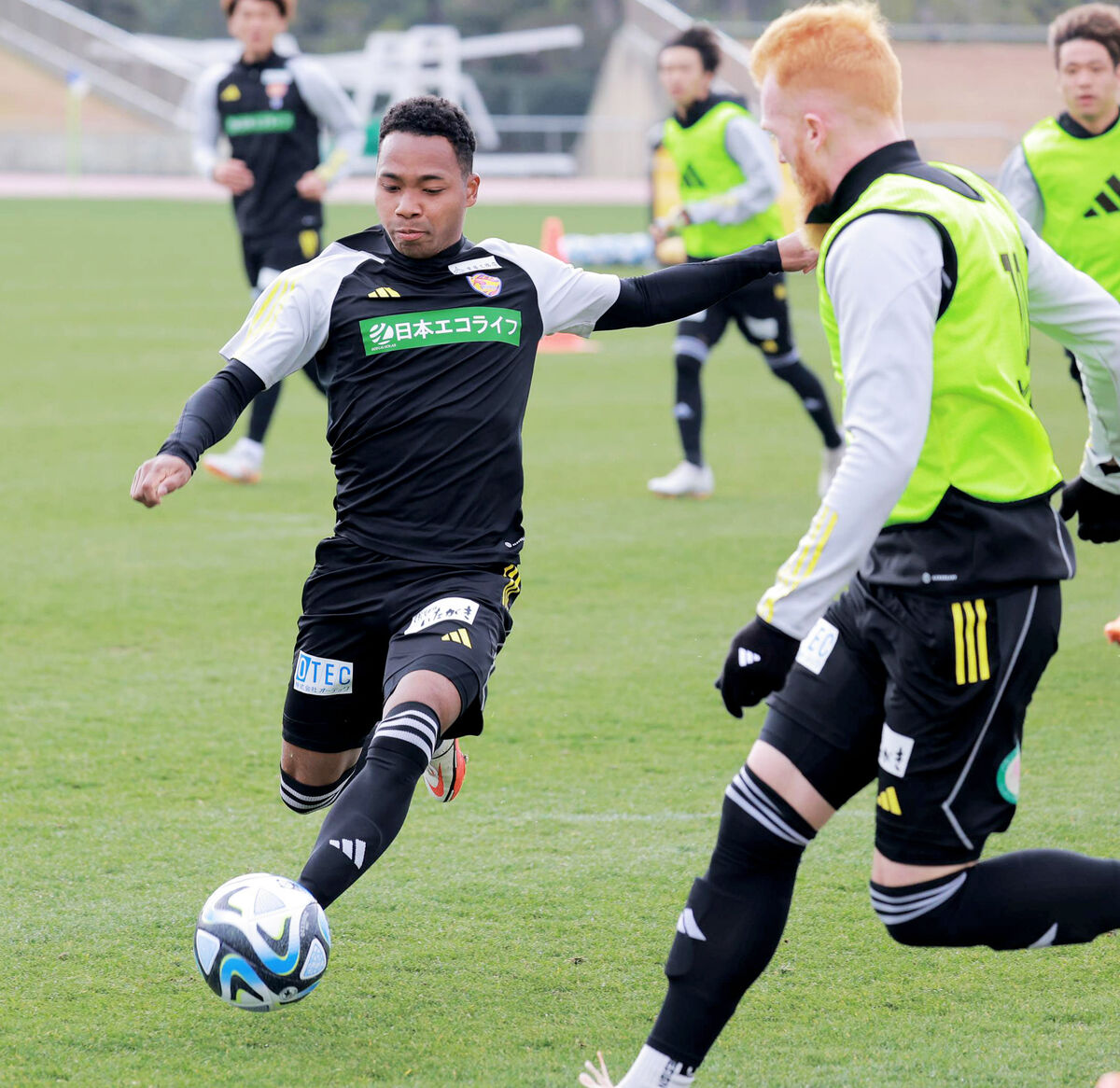 マヴォイ on Twitter: "RT @hochi_football: J2仙台 オナイウ情滋、元 #サッカー日本代表 の兄・阿道の存在感謝…J1復帰への新鮮力 https://t.co ...