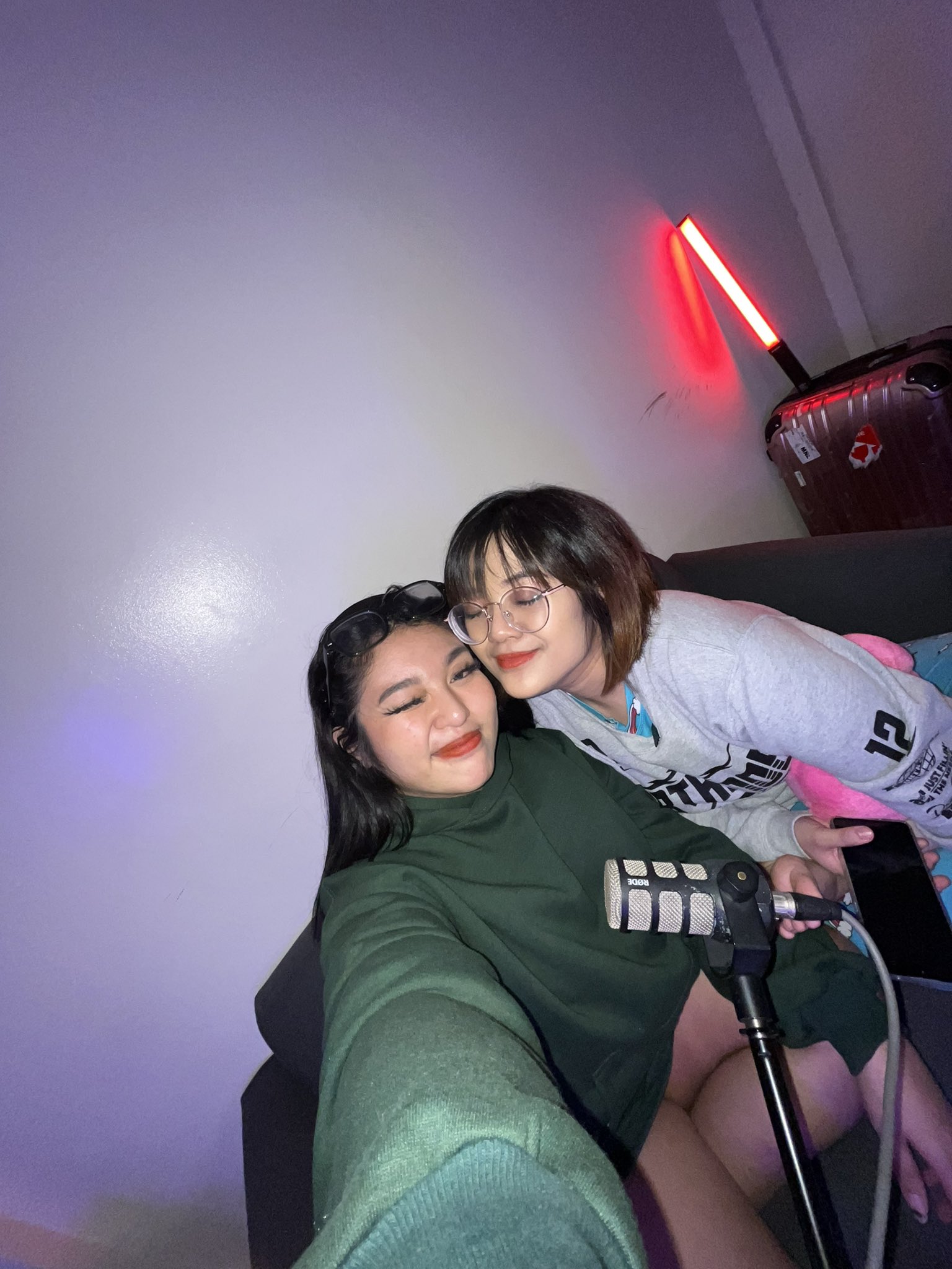 Reyrey on Twitter: "@Ling2XFPS appreciation tweet. you know the rest. i love you babe 🥰😘 https ...