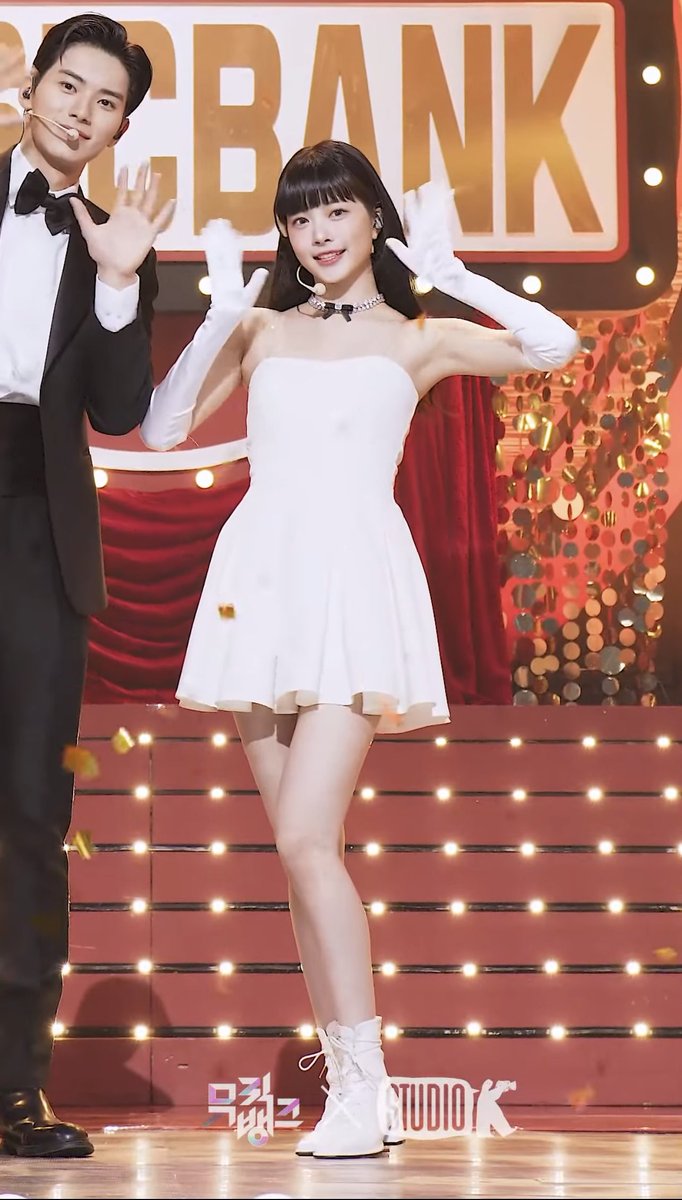 [K-Fancam] MC 스페셜 홍은채 직캠 '연예인' (원곡:PSY) (Hong Eunchae Fancam ...