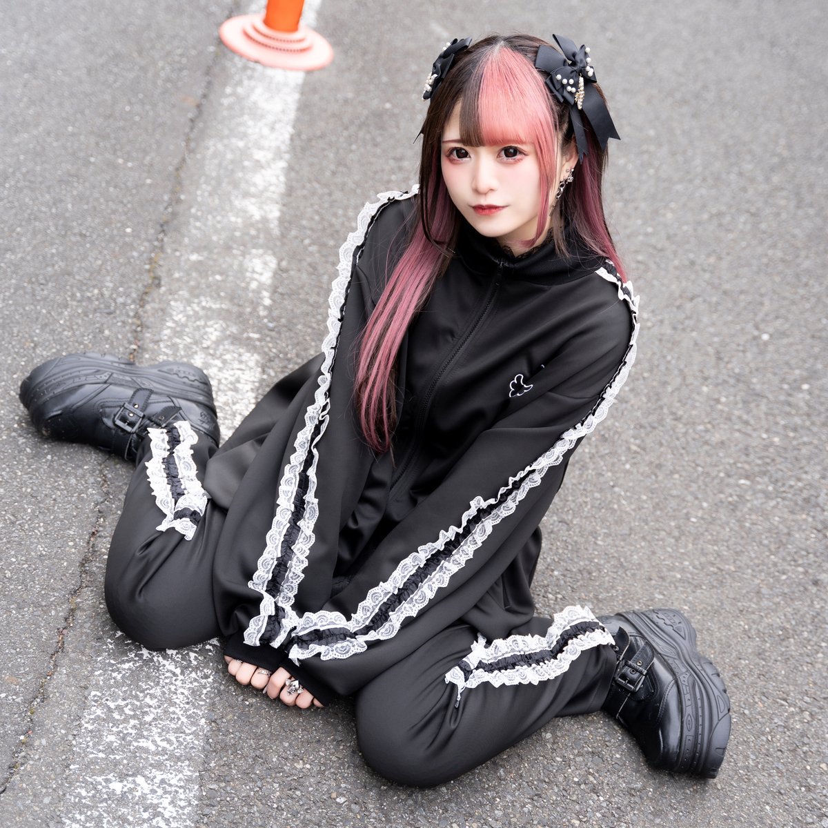 ACDC RAG 公式 on Twitter: "🪄🖤NEW ARRIVALS🖤🪄 魔法 ジャージジャケット BK 魔法少女をイメージした刺繍がキュートなジャケット ️ ️ モノトーンで合わせ ...