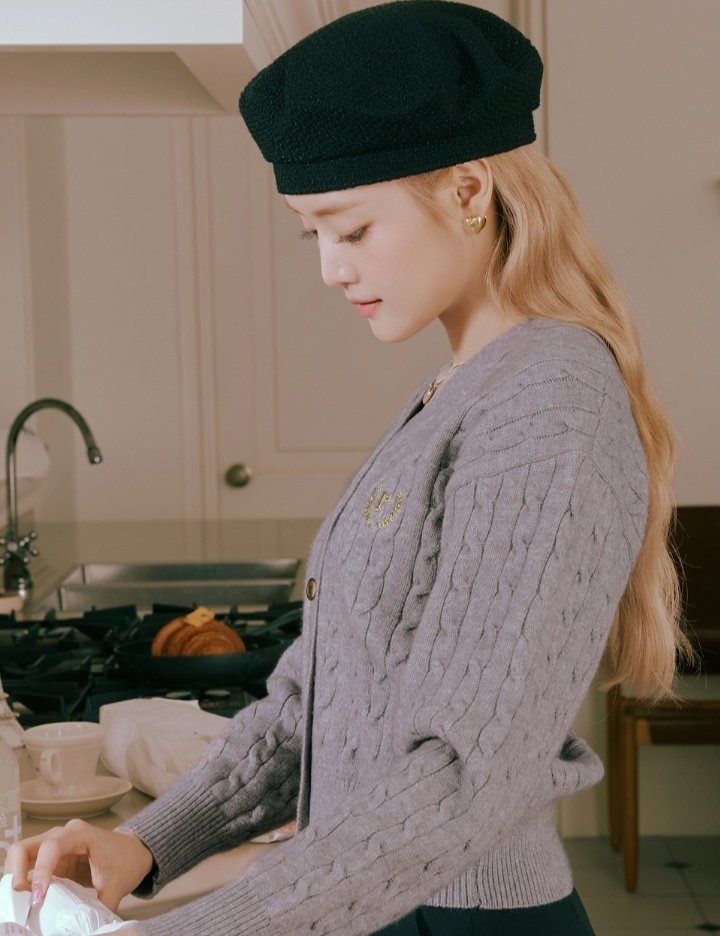 Nanoo on Twitter: "RT @MINNY_NOTE: [🛍] #MINNIE for ROLAROLA's 2023 Spring Collection! 🔗 https ...