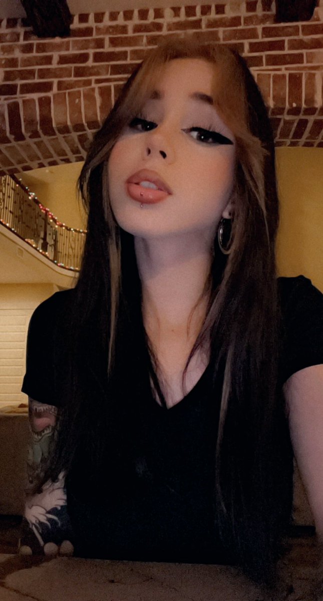 me:) https://t.co/Kpvbyouevp kiwi @kiwithesmol