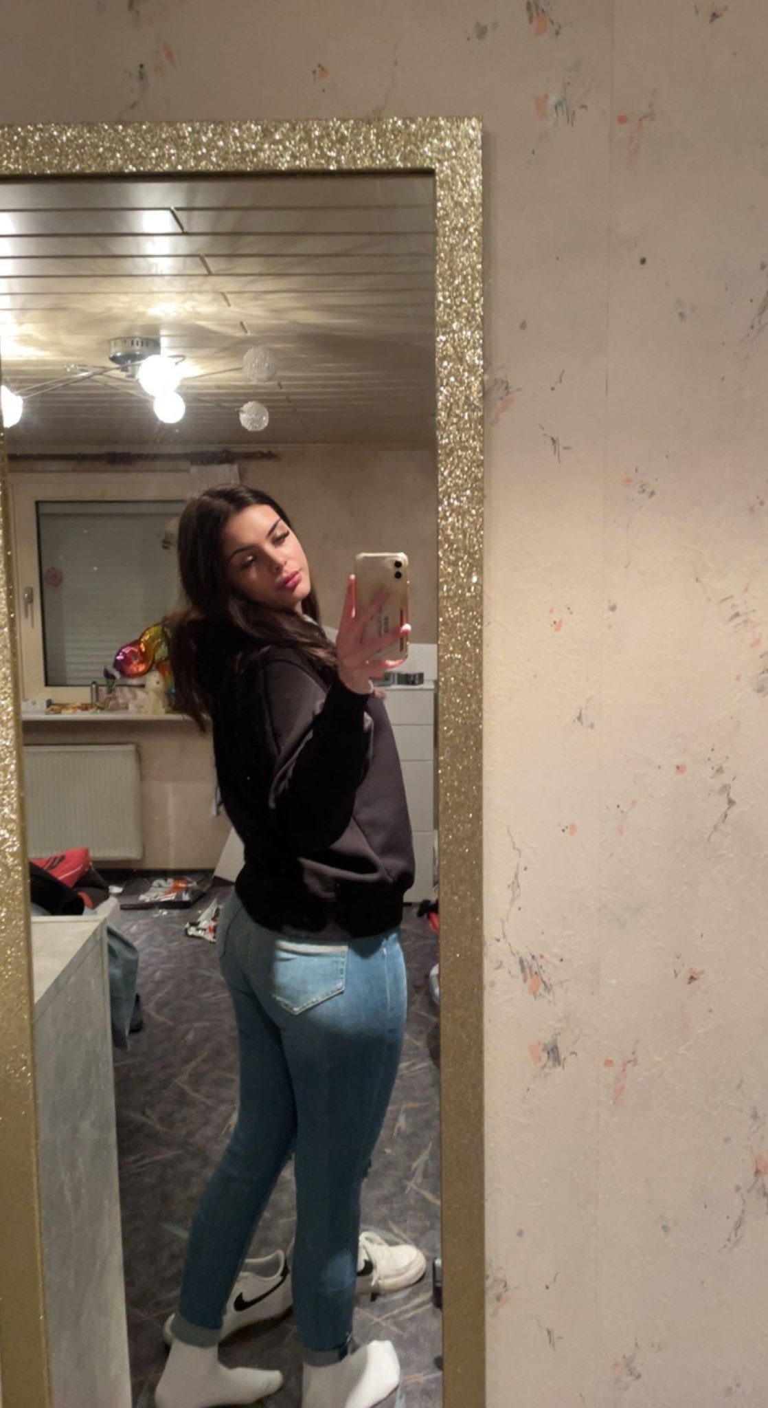 GODDESSLEA 5,3K🔥💸 on Twitter: "endlich wochenende und hab wieder zeit euch opfer pleite zu ...