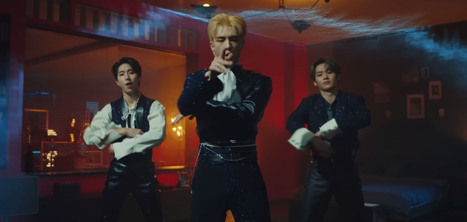 Stray Kids Chart Data on Twitter: "『THE SOUND』 M/V has surpassed 1,720,000 (1.72M) views and ...