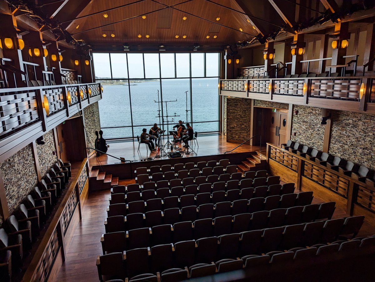 classical music nerd Ricky 🏳️‍🌈🇺🇸🇺🇦💉😷💙😊 on Twitter: "RT @LennyBernstein: History was made this ...