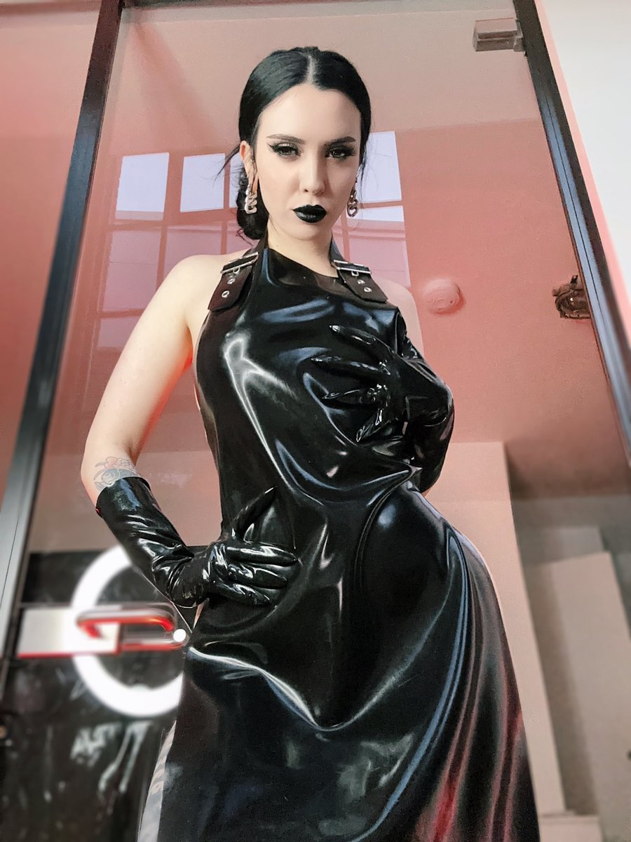 FemdomWorld 125000 followers on Twitter: FemdomWorld 125000 followers on Twitter: