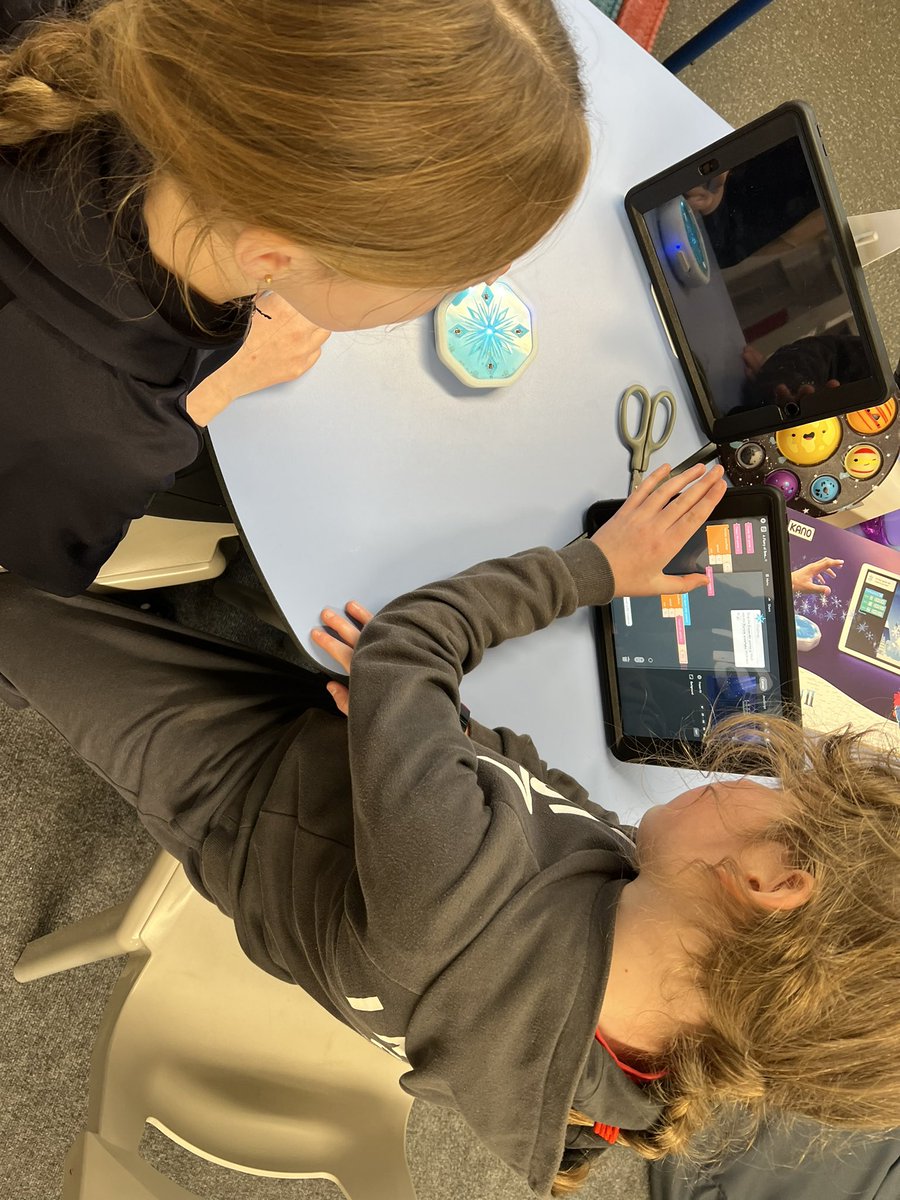 STEM ai on Twitter: "RT @LogieraitPS: Play based coding for P5, coding snow Disney style! #STEM ...