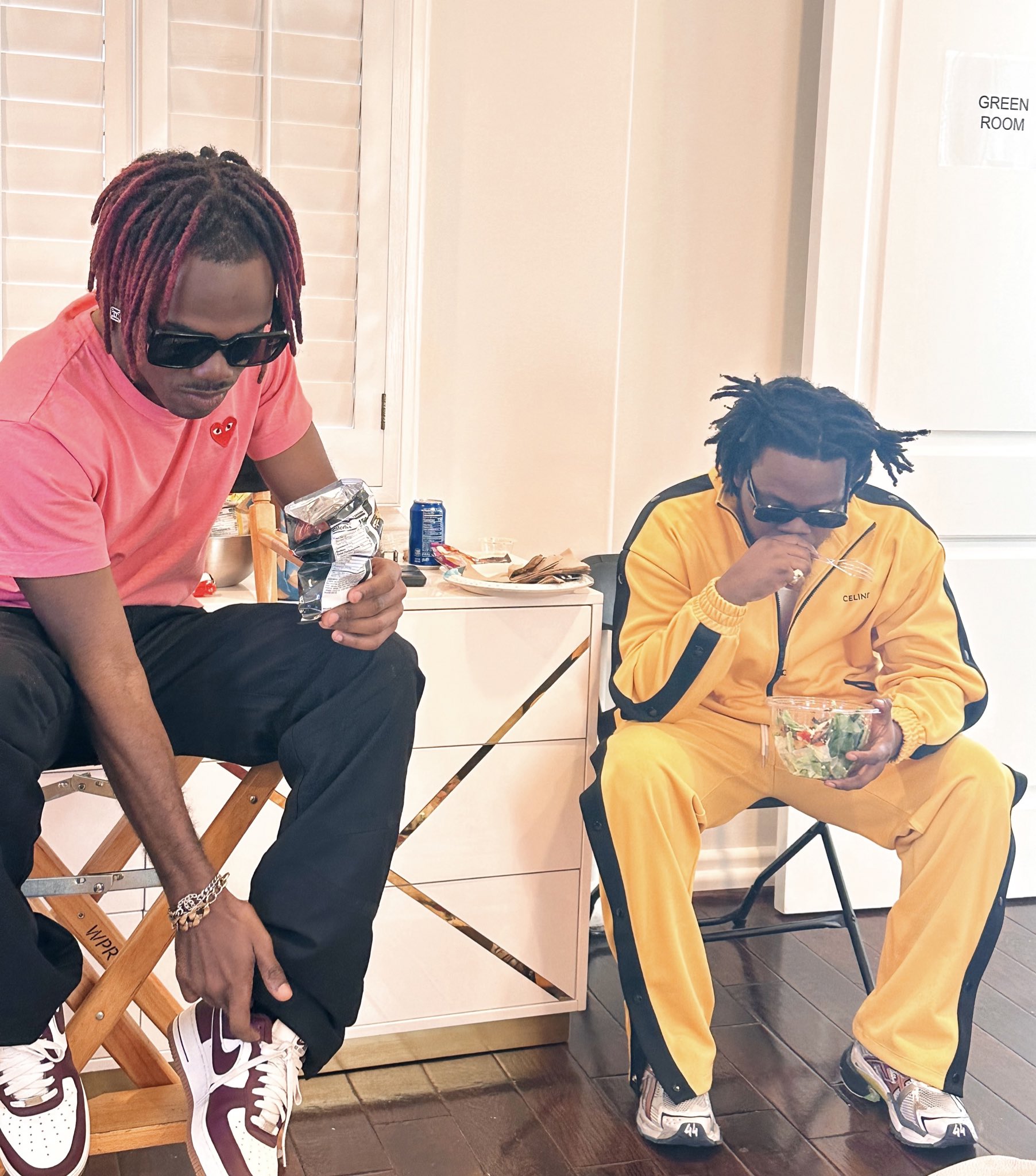 𝙗𝙛 💋 on Twitter: "wahala pro max @olamide 💜 https://t.co/4yVU4SabUy" / Twitter