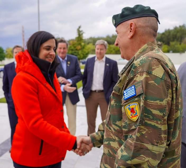 Manolis Giannarakis 🌐 on Twitter: "RT @ManGiannarakis: 🇬🇷🤝🇺🇸"