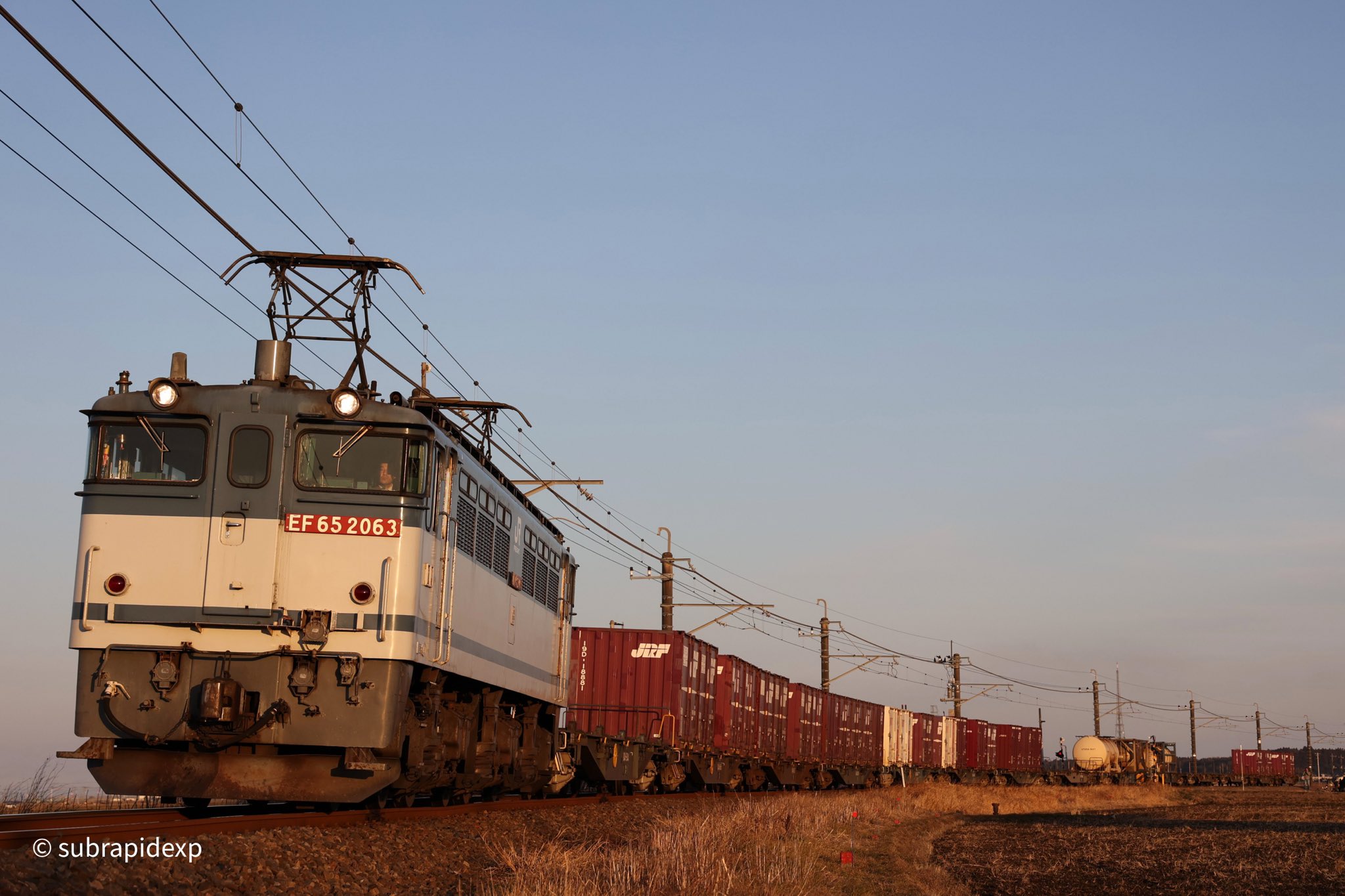 区間快速-SUB. RAPID EXP. on Twitter: "2023.2.11 1092レ EF65 2063＋コキ こちら約2年ぶりの訪問。 少し薄雲がかかったものの夕日に照らされる ...