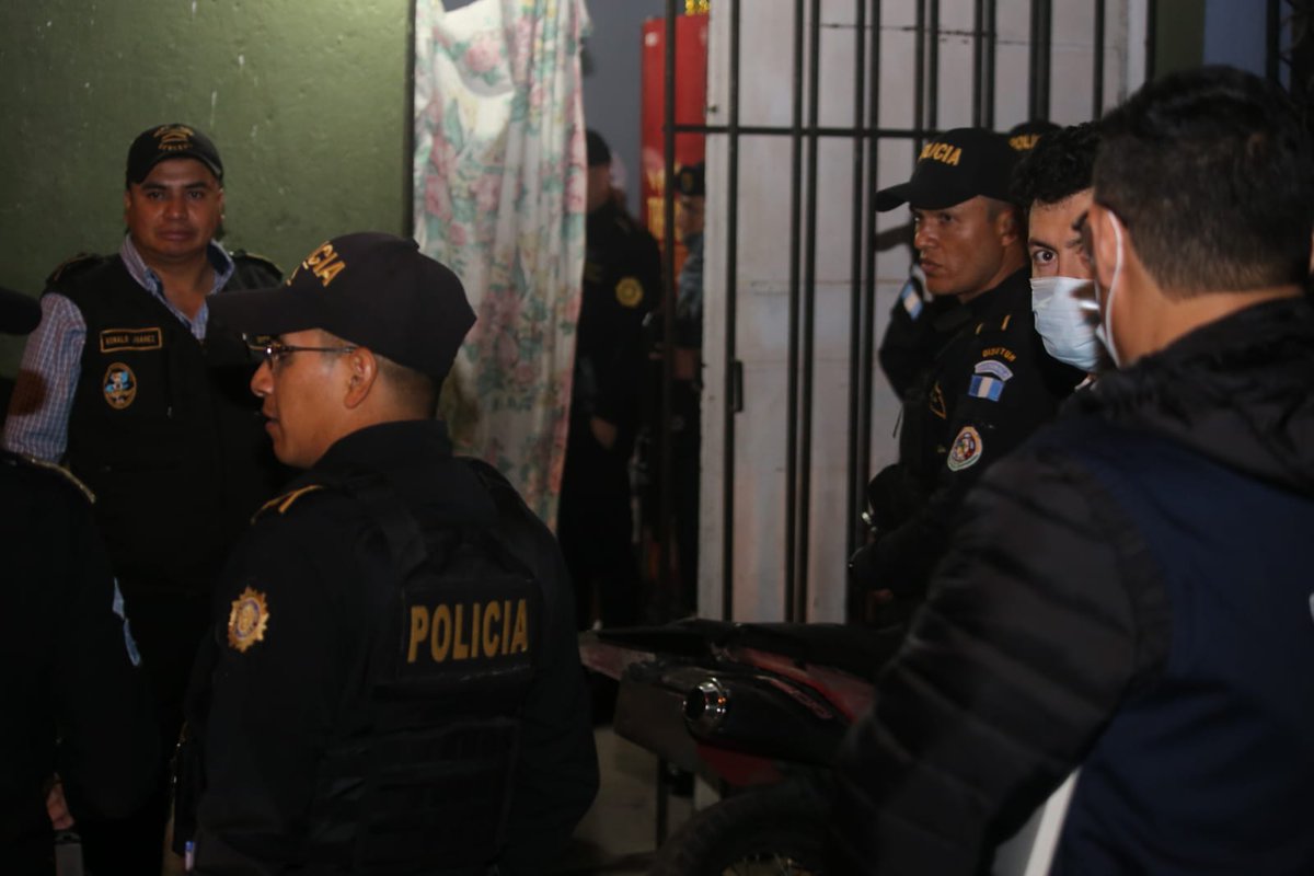 PNC de Guatemala on Twitter: "En el bar La Caverna I, ubicado en la 1ª avenida, manzana “E ...