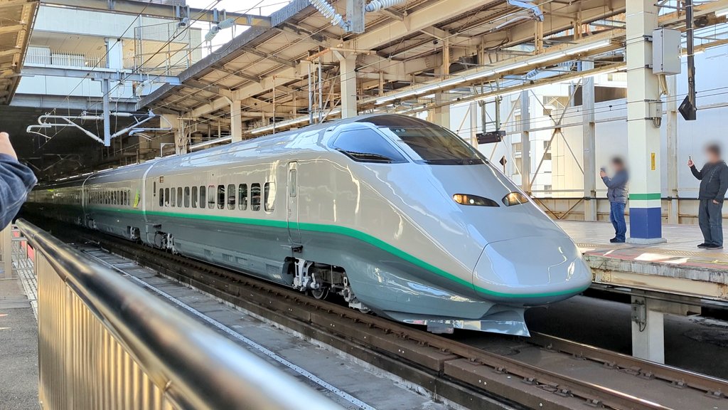 りんかい on Twitter: "RT @Rail_Channel: #つばさ 141号 新庄行き #E3系 L65編成。つばさはやっぱこの色だなぁと改めて。初日だけに人多すぎ··· #山形新幹線"