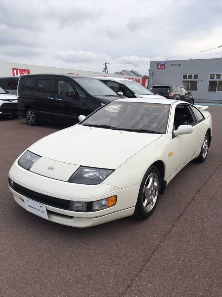 日産サティオ徳島 ネオクラ部 on Twitter: "Z32フェアレディZ 3型 2シーター NA Tバー無し KH6パール ってだけで12台しか製造されてませんが、このZ32はメーカーOP ...