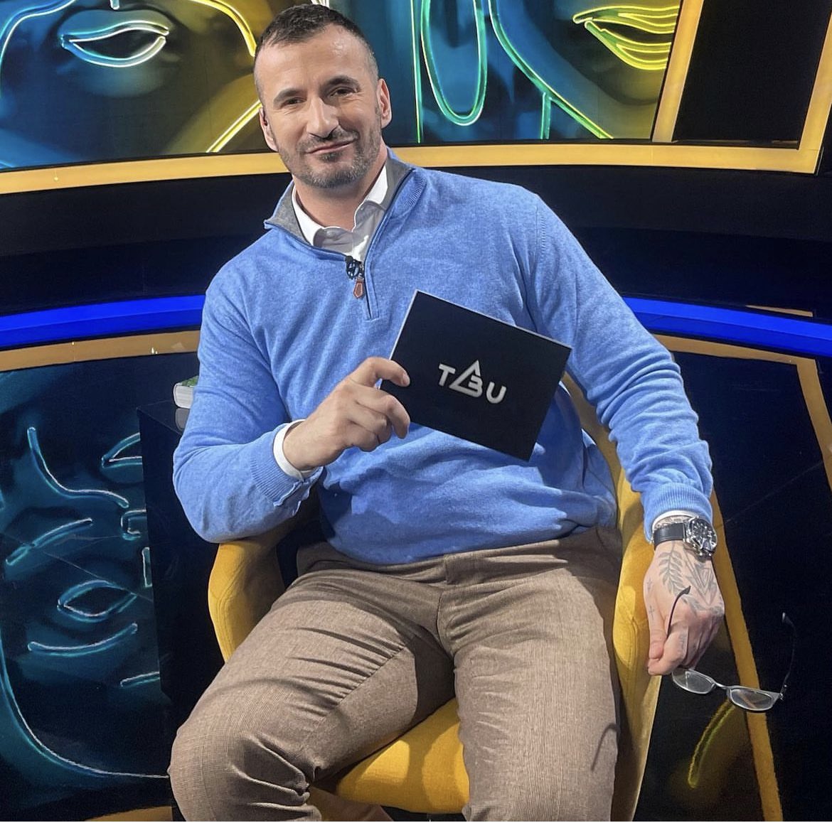 Ивана Стојковић On Twitter Јел може неко да ми ово преведе Не зезам се Ја ово ништа не разумем