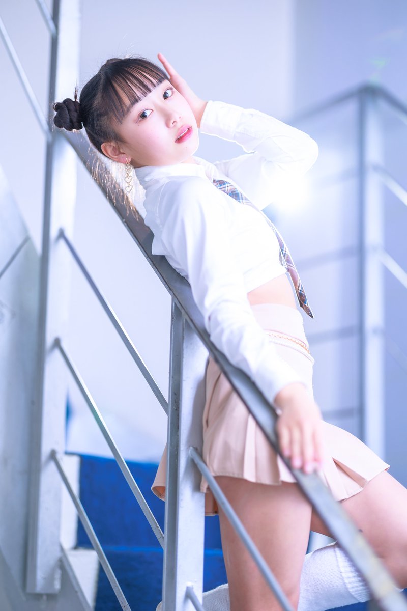 Yuyuke （ユッケ） on Twitter: "20230211 HotPop 青山ever WHITE SUPERIORS NANANEちゃん 物販撮影 驚きの白さ 階段編 ...