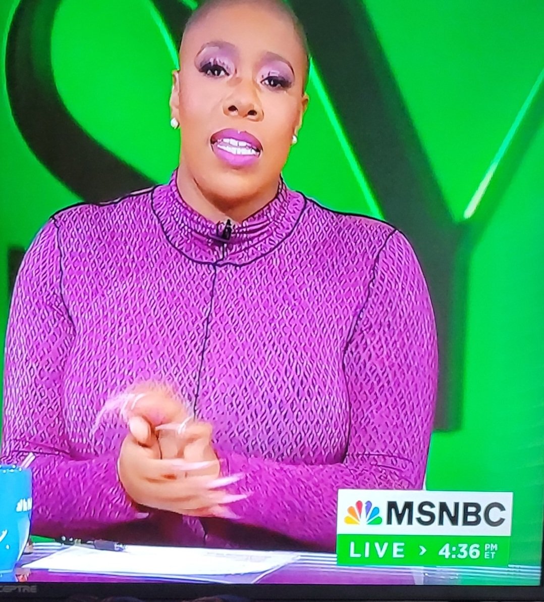 June Summer on 🐳 on Twitter: "RT @marsha_vivinate: Still watching @SymoneDSanders show. It is ...