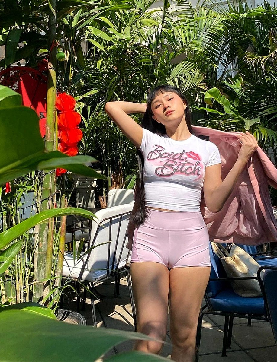 iGeek ไม่คบสลิ่มนะ เพราะทั้งโง่ทั้งเหี้ยนะ on Twitter: "หีหนูใหญ่มั้ยจะ"