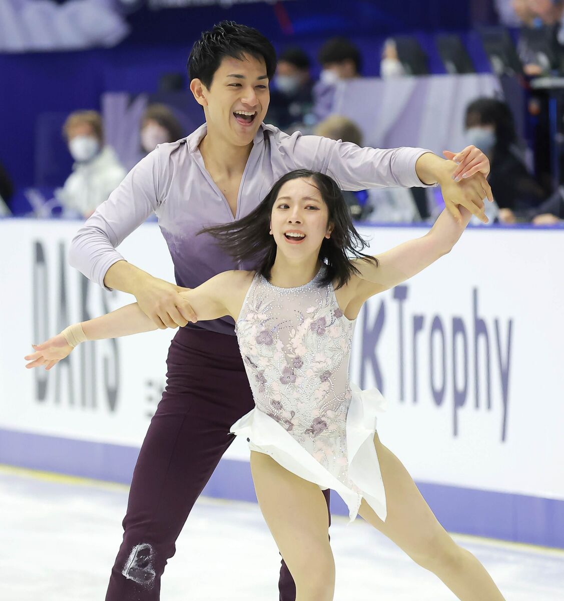 スポーツ報知 ICELINK on Twitter: "「りくりゅう」こと三浦璃来、木原龍一組、ペアで四大陸選手権金メダル獲得 またしても日本勢初制覇の快挙 https://t.co ...