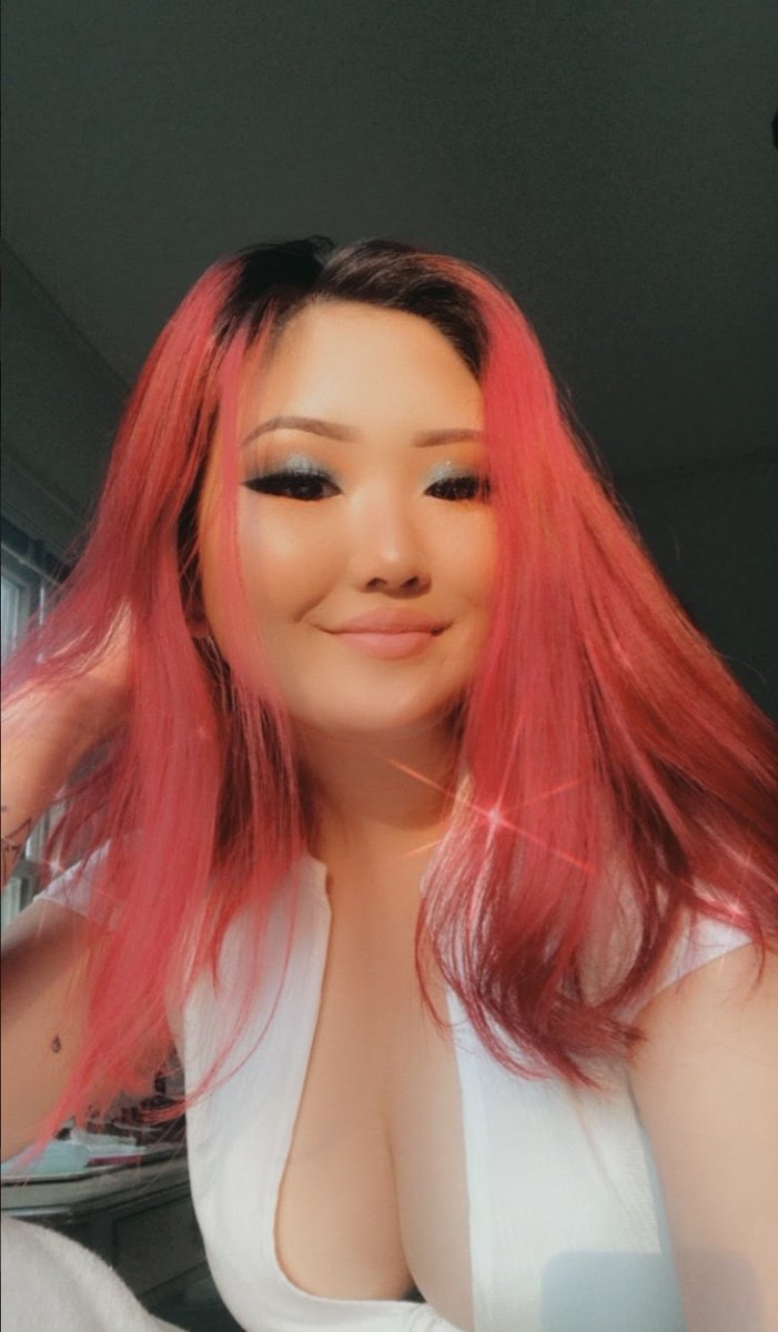 Goddess Mia Seoul (aka The Boss) on Twitter: "Should I go back red? You'll tribute either way."