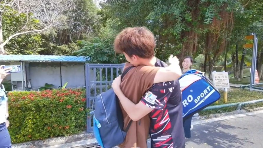 zee on Twitter: "she seems so familiar. i think i've seen her few times with zhangjun (?)"