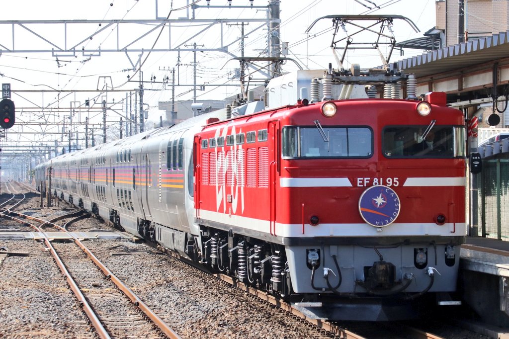 上野東京ライン 高槻行き on Twitter: "令和5年2月12日 9011レ EF81 95＋E26系 カシオペア紀行にキューゴ充当との事でしたので馳せ参じました。華麗な虹釜、ナイスですね