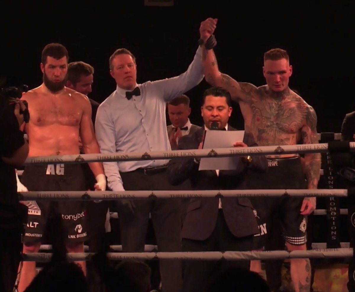 Tim Boxeo on Twitter: "🇨🇦 Ryan "The Bruiser" Rozicki (17-1, 16 KO's) scores a knockdown in the ...