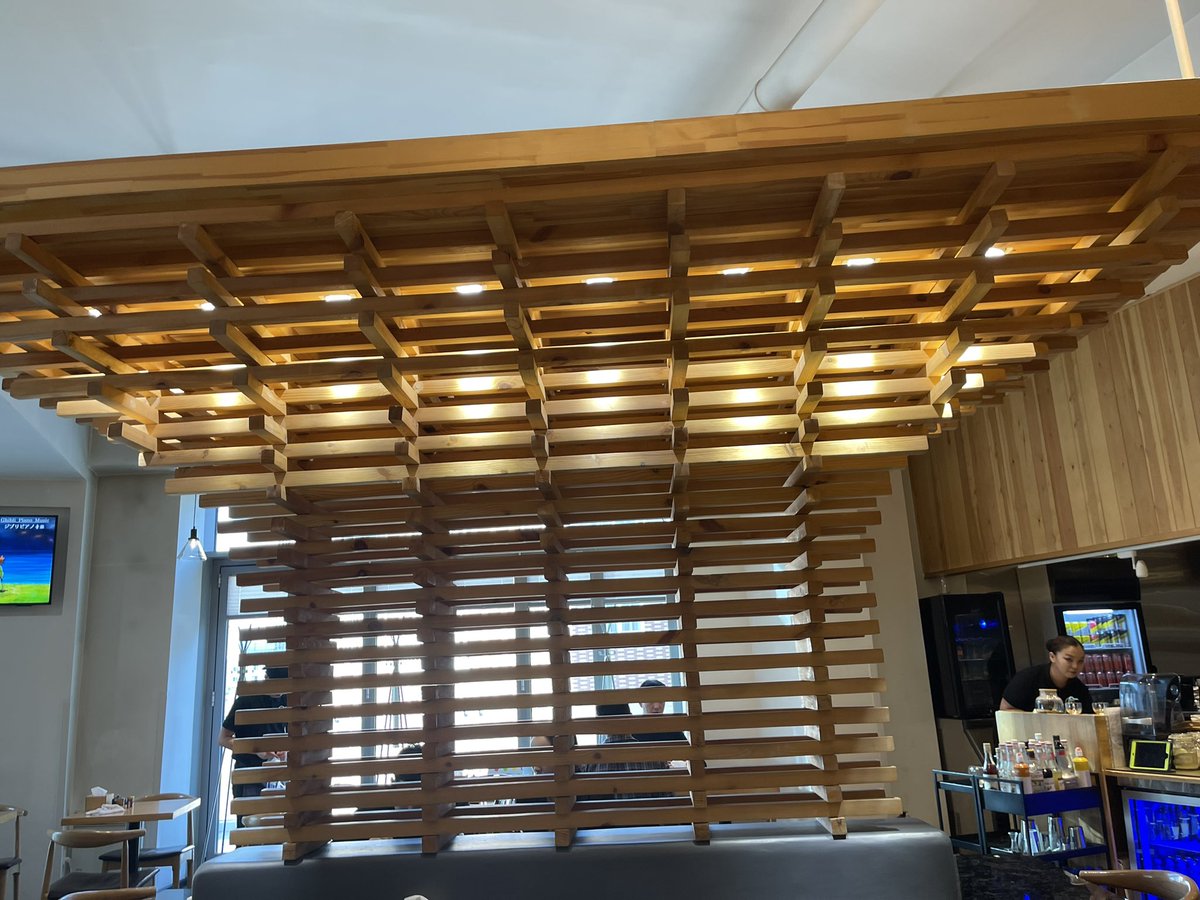 𝓣𝓼 𝓑𝓪𝓽 𝓔𝓻𝓭𝓮𝓷𝓮 🕉 On Twitter Rt Laperleperle Шангрилагийн зүүн талын өндөр байшинд байдаг Япон