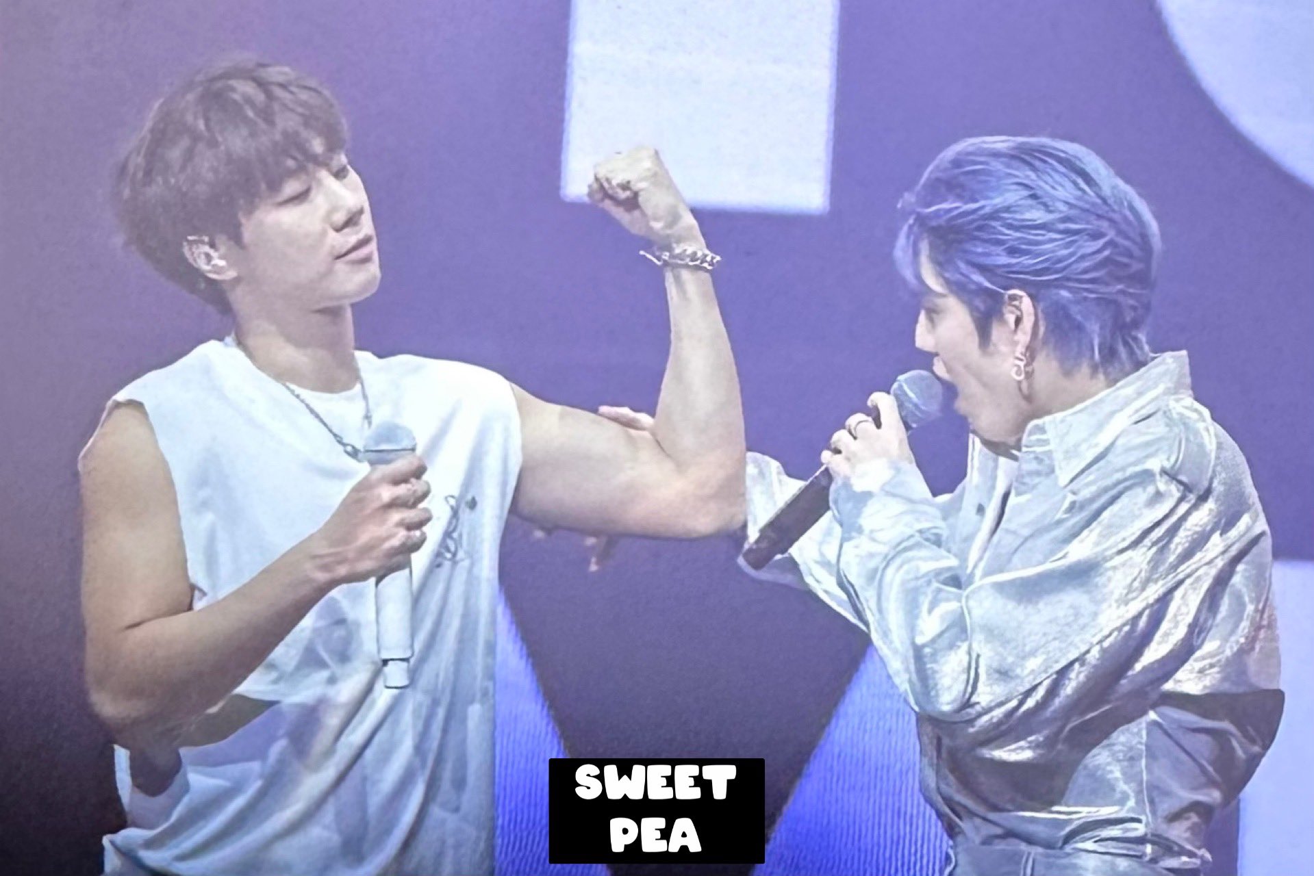 din on Twitter: "just dongwoo being amazed with sunggyu's arms 😂 https://t.co/F5nzrSTK1N" / Twitter
