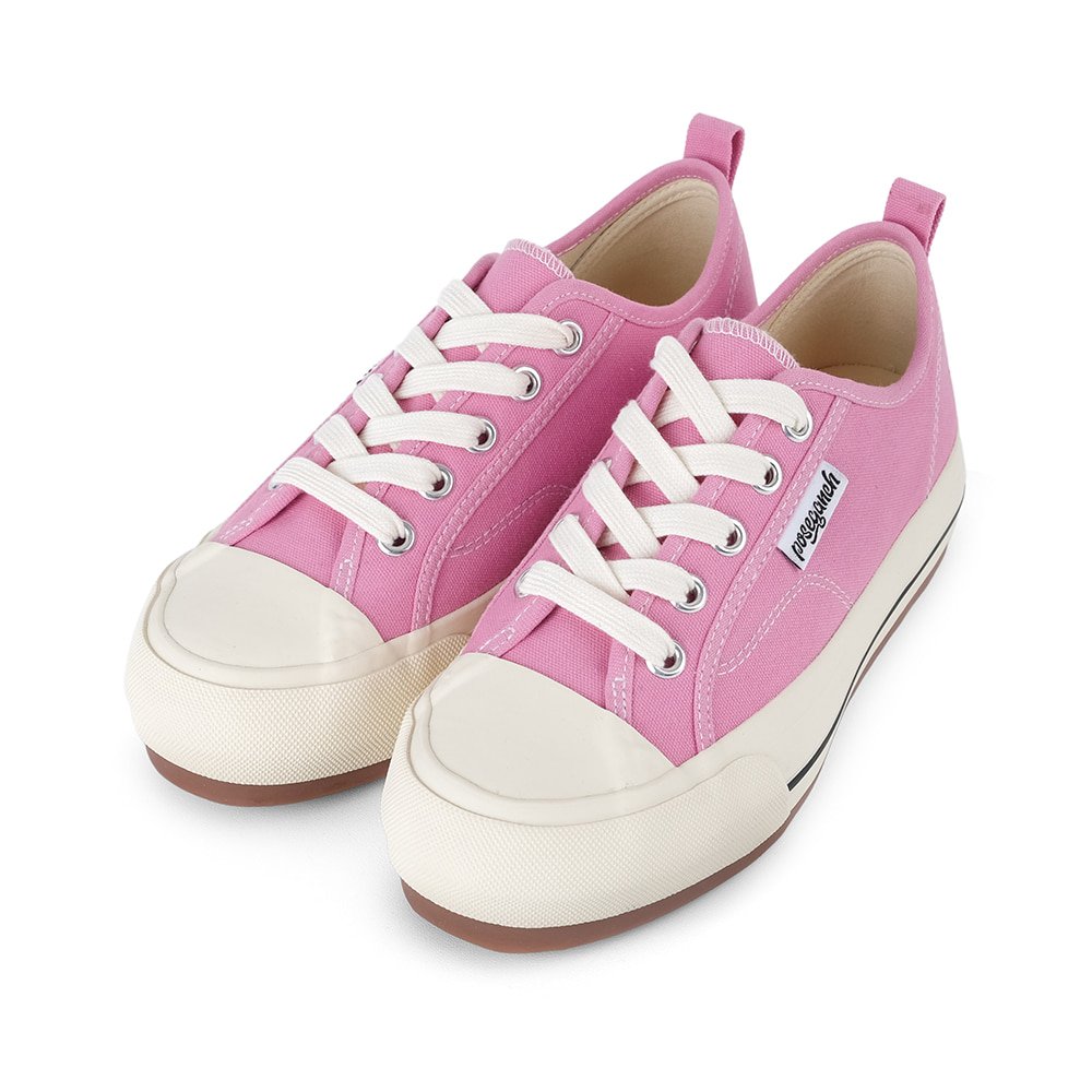「these pose ganch pink sneakers are so cu」|bao ( ) ₍⸍⸌̣ʷ̣̫⸍̣⸌₎のイラスト