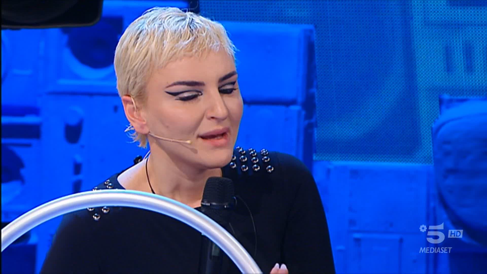 aurora on Twitter: "TWEET DI APPREZZAMENTO PER ARISA CHE È UNA DELLE VOCI ITALIANE PIÙ BELLE E ...