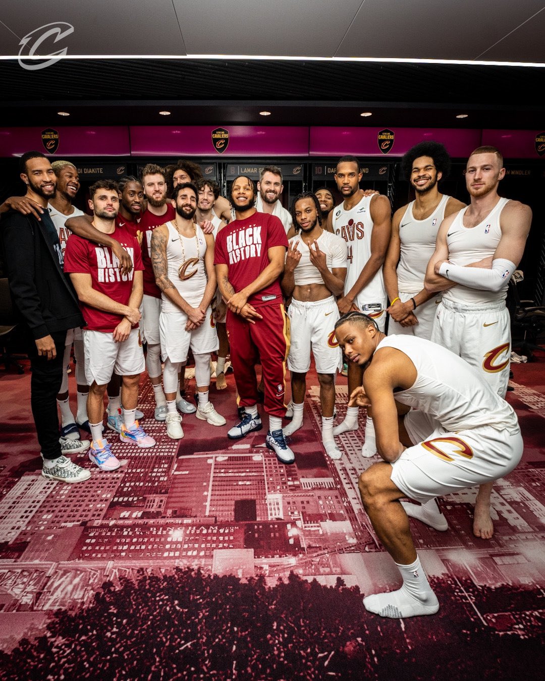 NicTrix (44-27) on Twitter: "@spidadmitchell @DGreen_14 This team is winning the chip. https://t ...