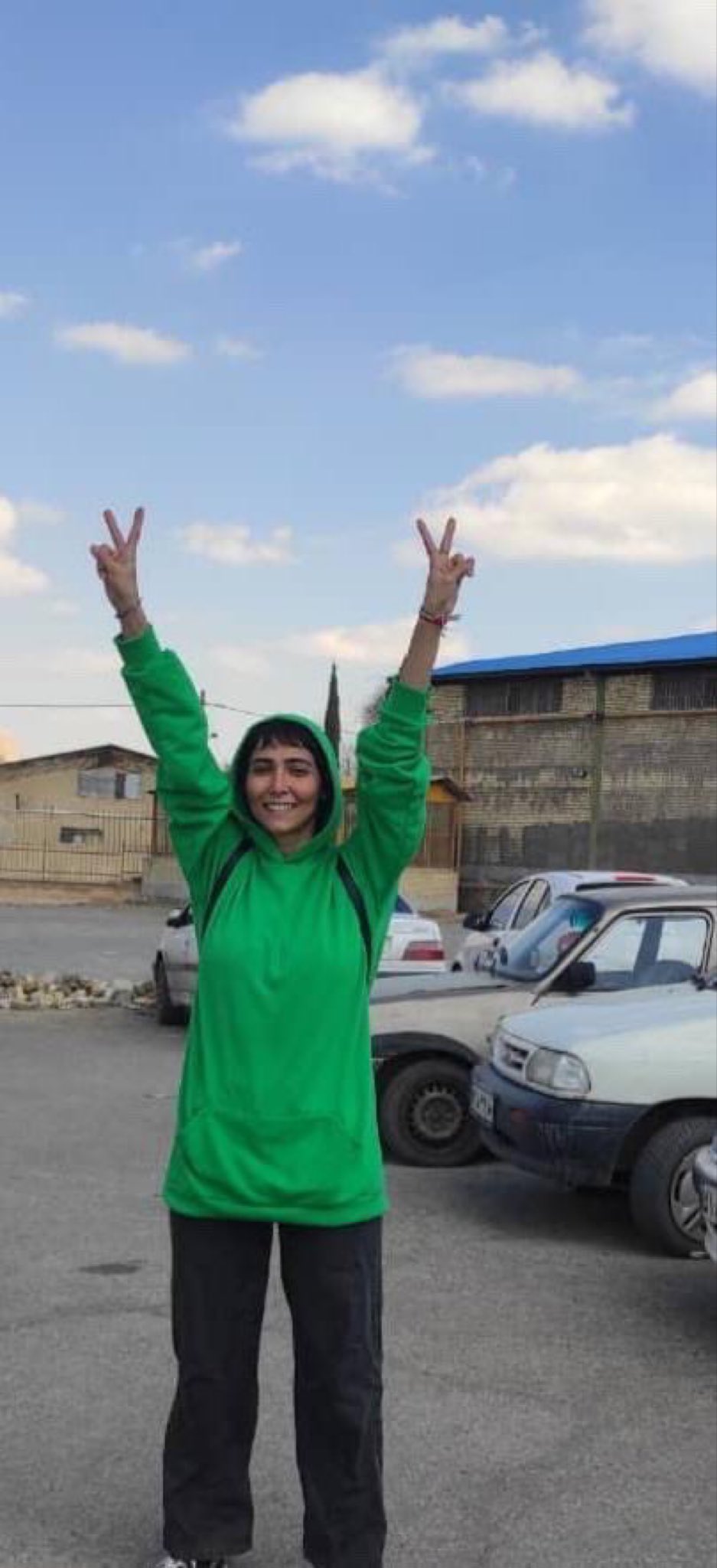 Farid Vahid on Twitter: "Déterminée à poursuivre la lutte jusqu'à la victoire. La jeune ...