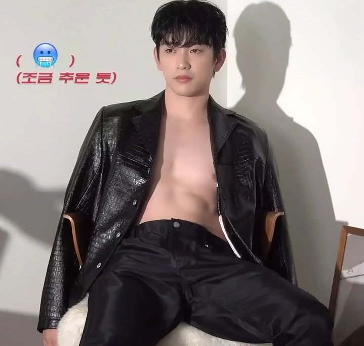 Legendary Kpop Abs ♂️ on Twitter: "2127. Jinyoung / GOT7"