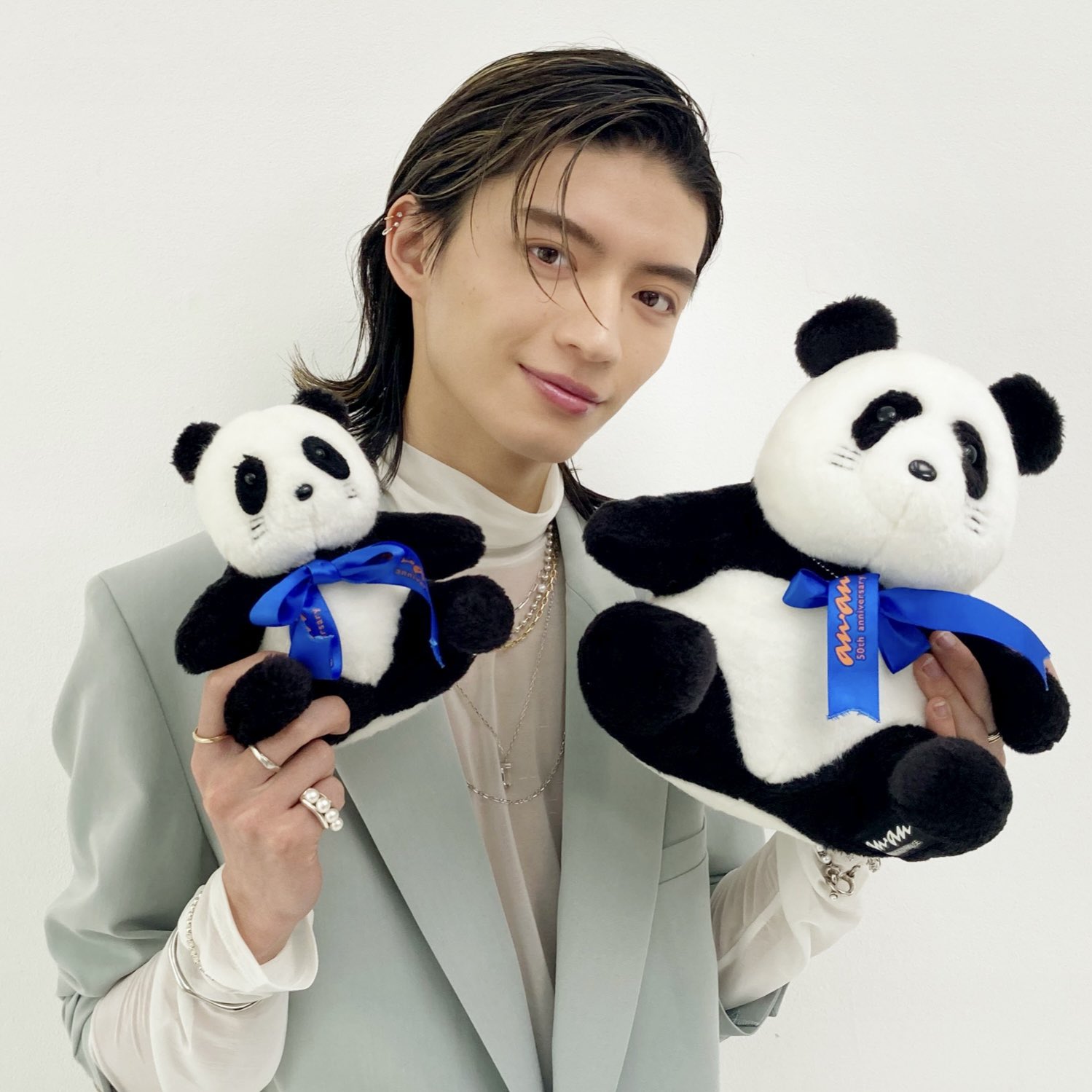 anan on Twitter: "発売中の #anan 2337号「モテコスメ大賞」特集に #杢代和人 さん(@mokudai_kazuto )が登場！ 強さ引き立つ #グリッターメイク に ...