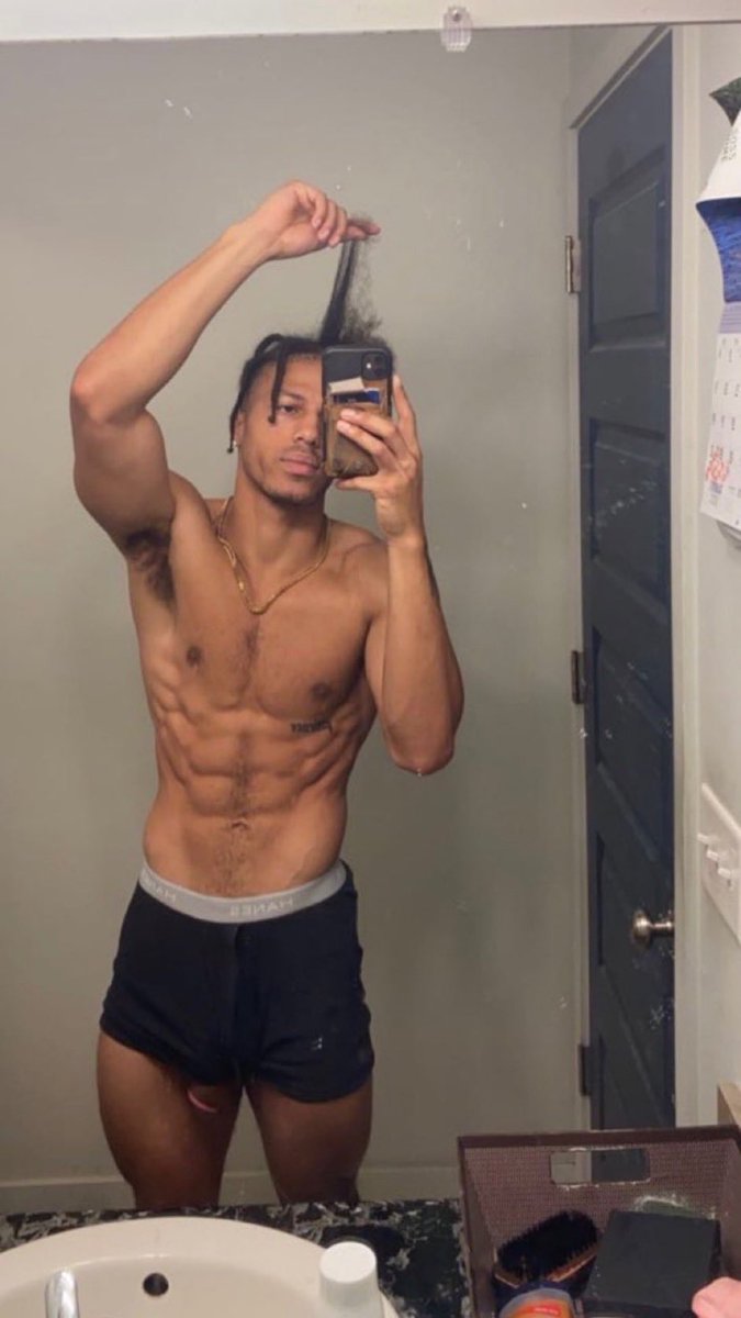 Bulge Prints on Twitter: "RT @LetMeSeeDatMeat: Hang Time"